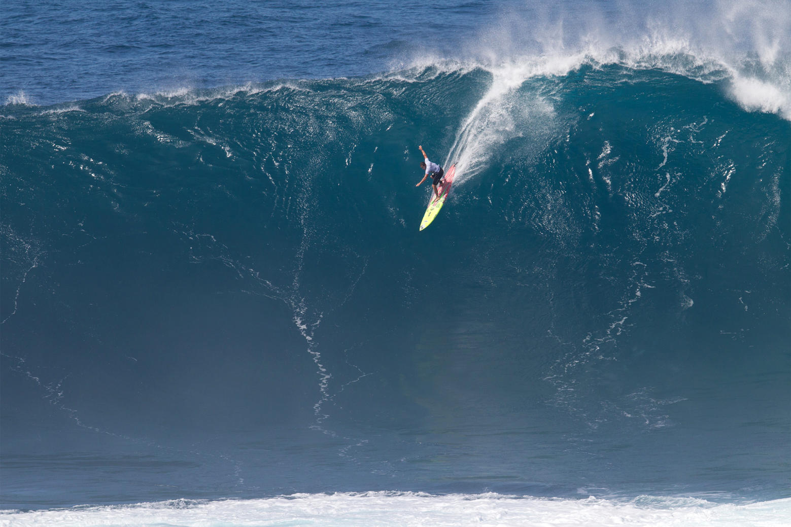 Maui Boys Rule the Riot on Day One of the 2017 Pe'ahi Challenge - Surfline