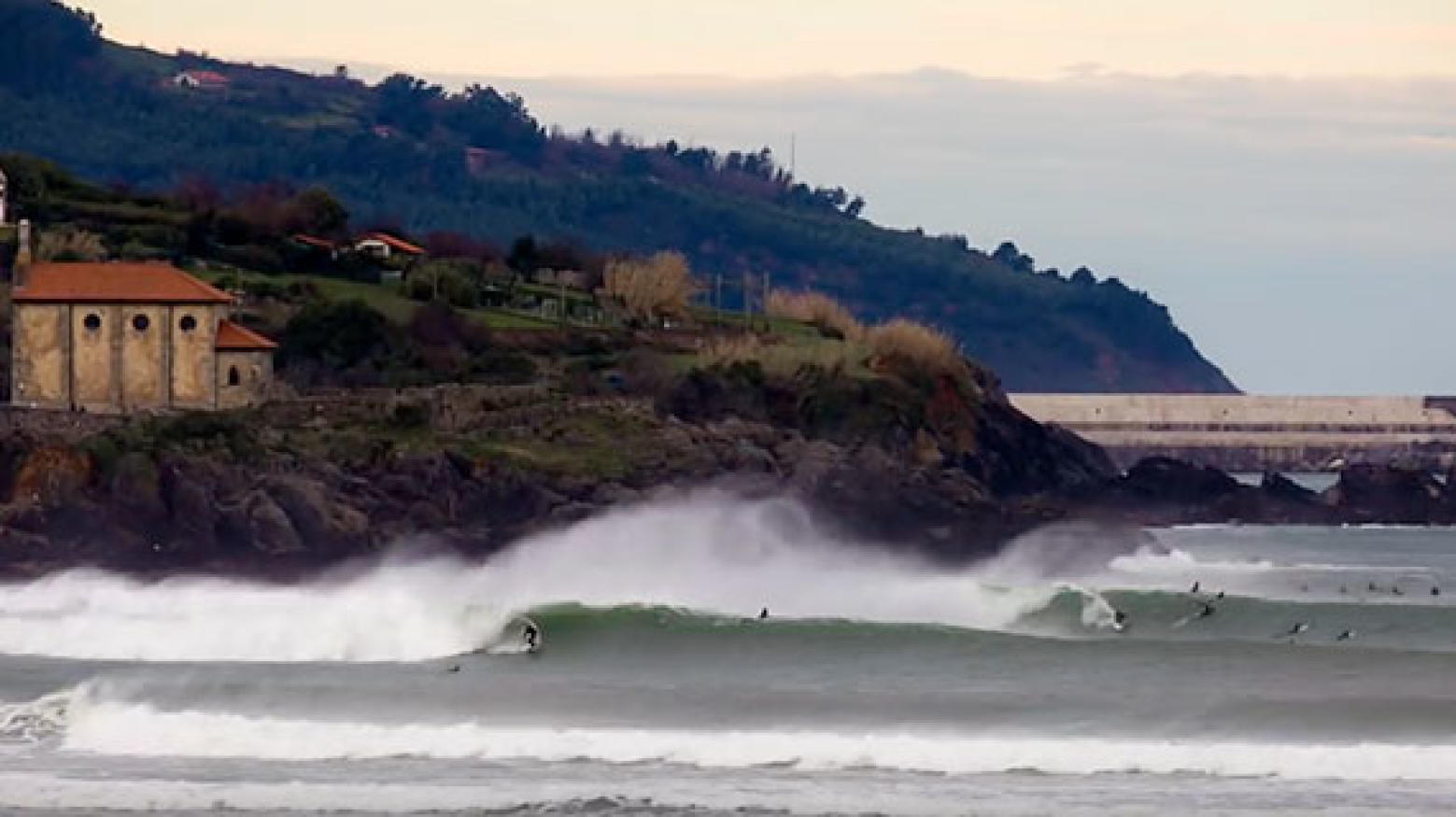 One Minute Timelapse of Mundaka During New Year's Swell