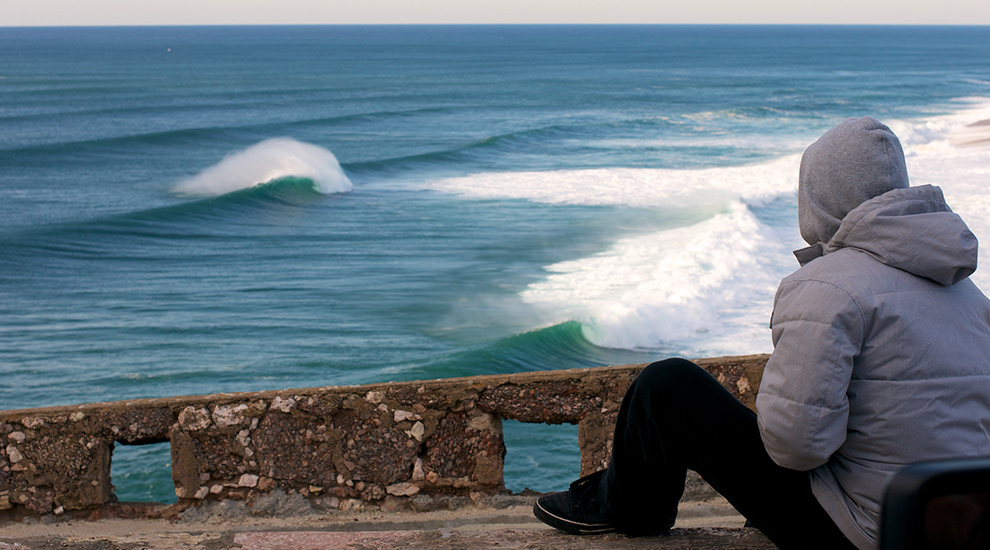 Spot Check: Nazaré Surfing Guide [with HD Photos and Video]