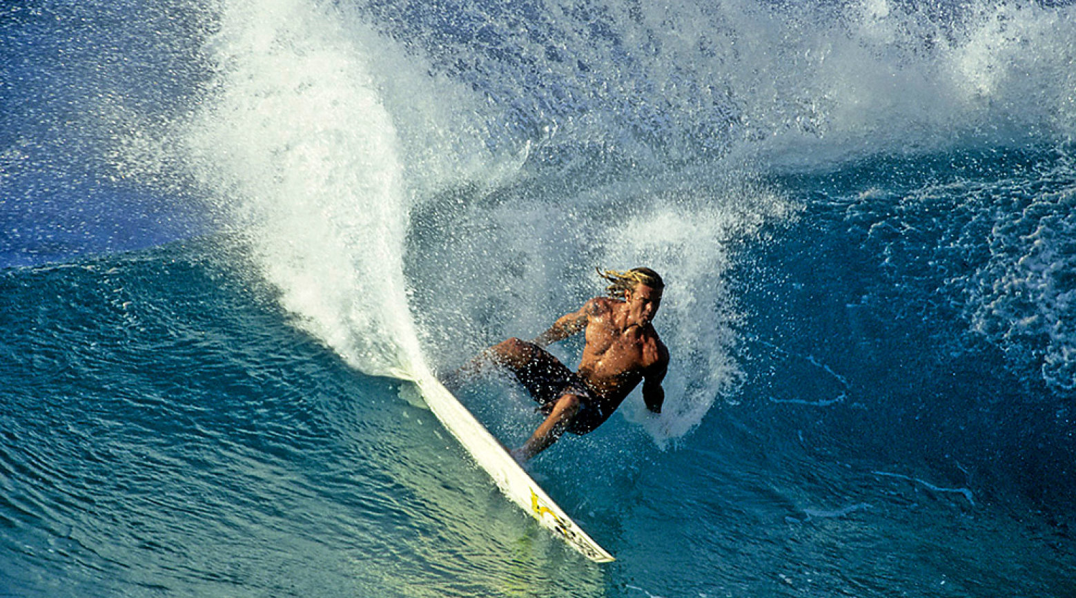 Spot Check: Off-the-Wall Surfing Guide [with HD Photos and Video]