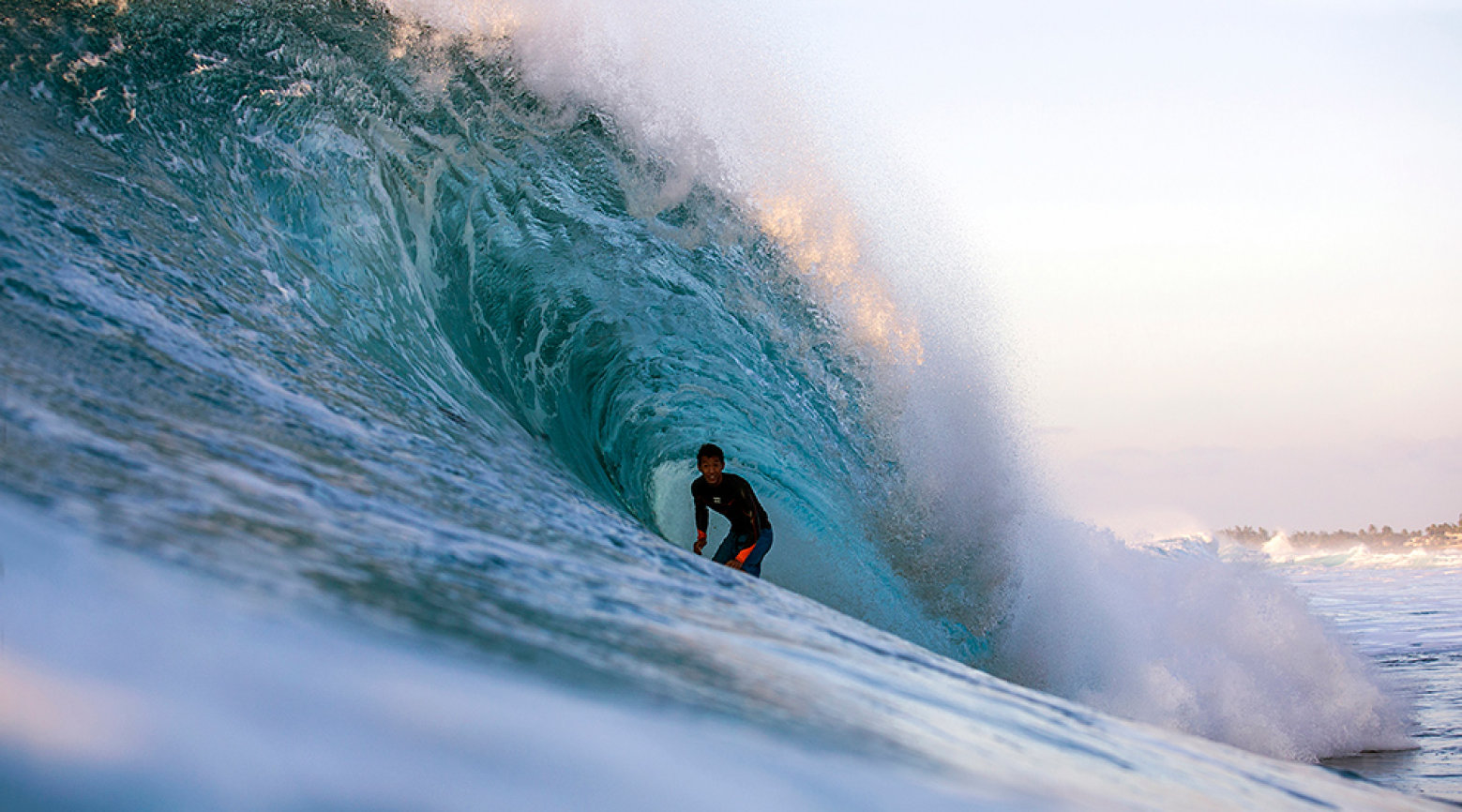 Spot Check: Off-the-Wall Surfing Guide [with HD Photos and Video]