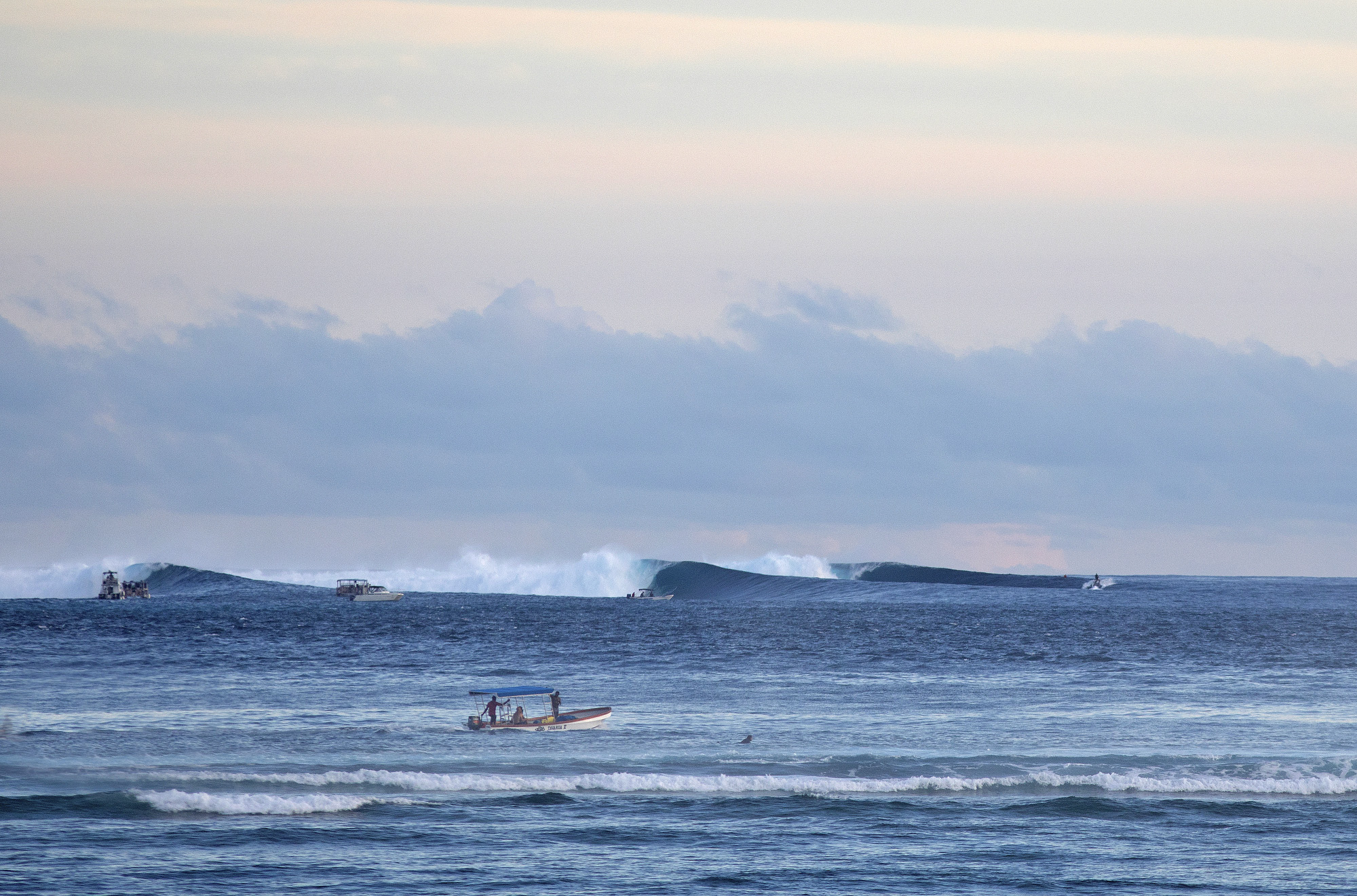 Massive XXL Swell En Route to Fiji, Cloudbreak -- How Will It Compare?