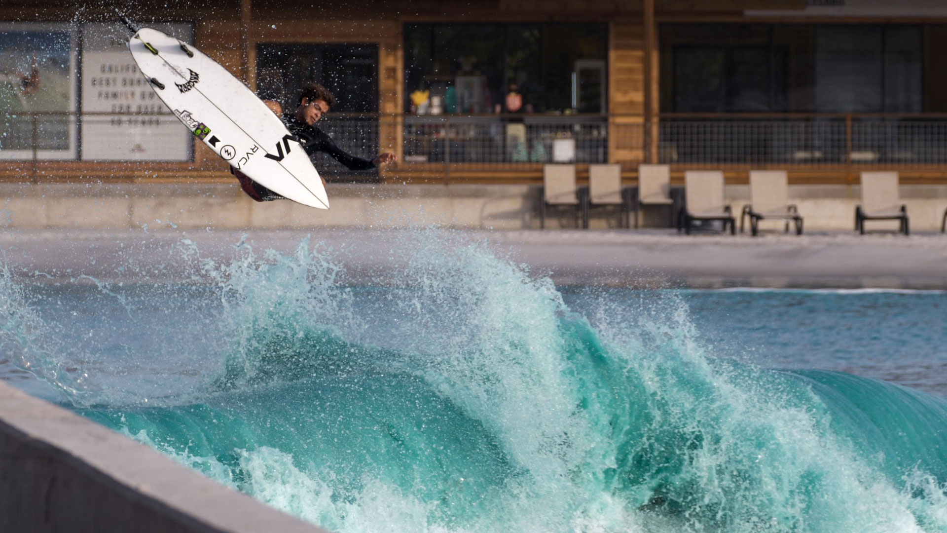 Noah Beschen Spins Out, Above and Beyond at Waco - Surfline