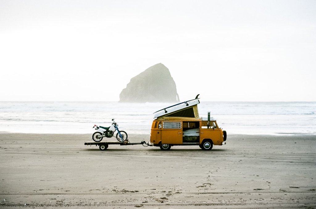 Best Surf Cars: The Ultimate Guide to Trucks, Cars, and Vans for Surfers