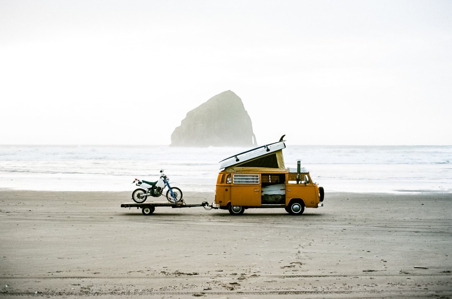 Best Surf Cars: The Ultimate Guide to Trucks, Cars, and Vans for Surfers