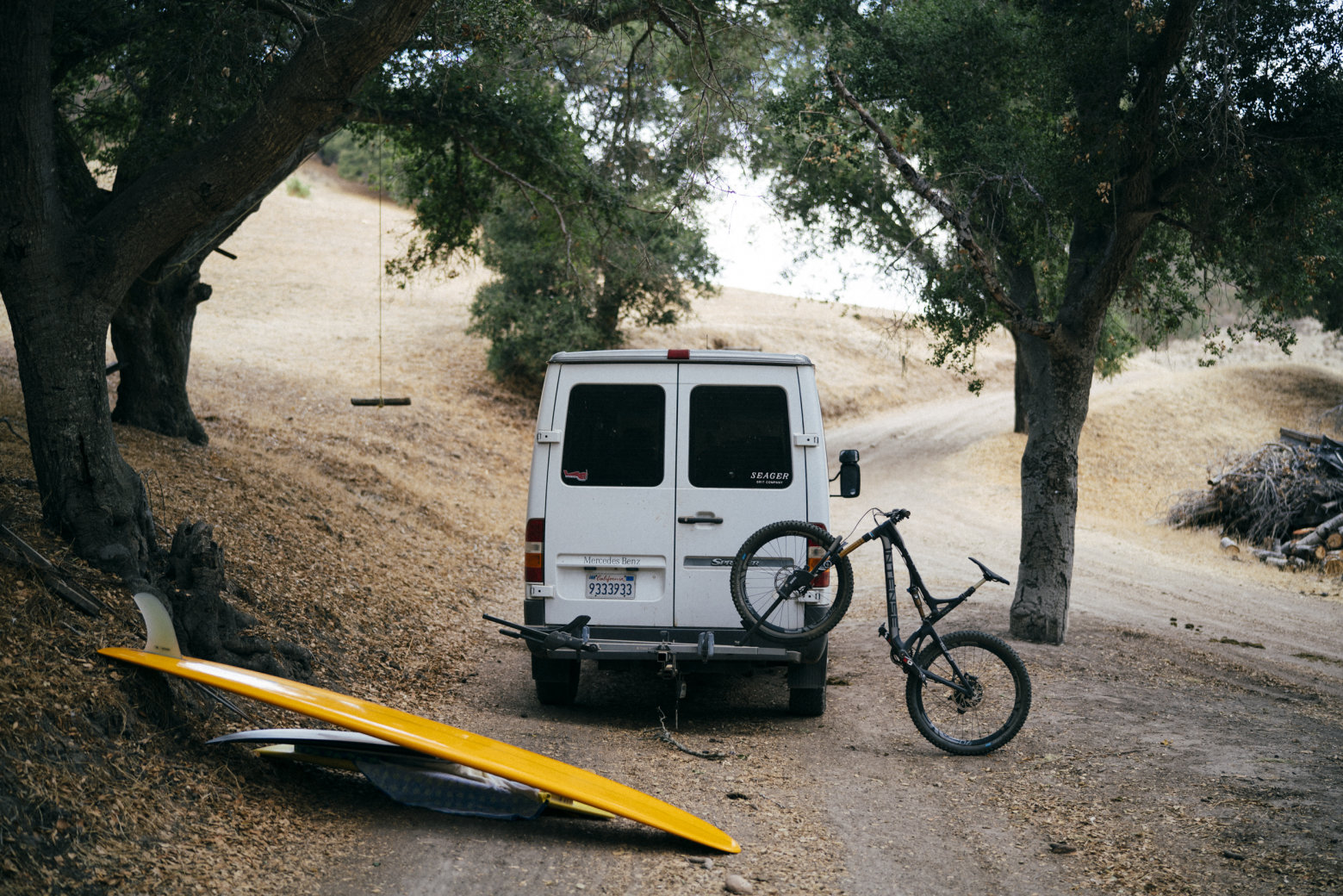 Best Surf Cars: The Ultimate Guide to Trucks, Cars, and Vans for Surfers