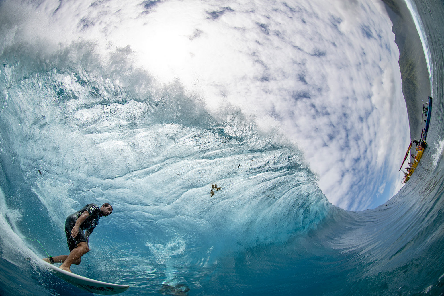 Back-to-Back Swells Blast Teahupoo