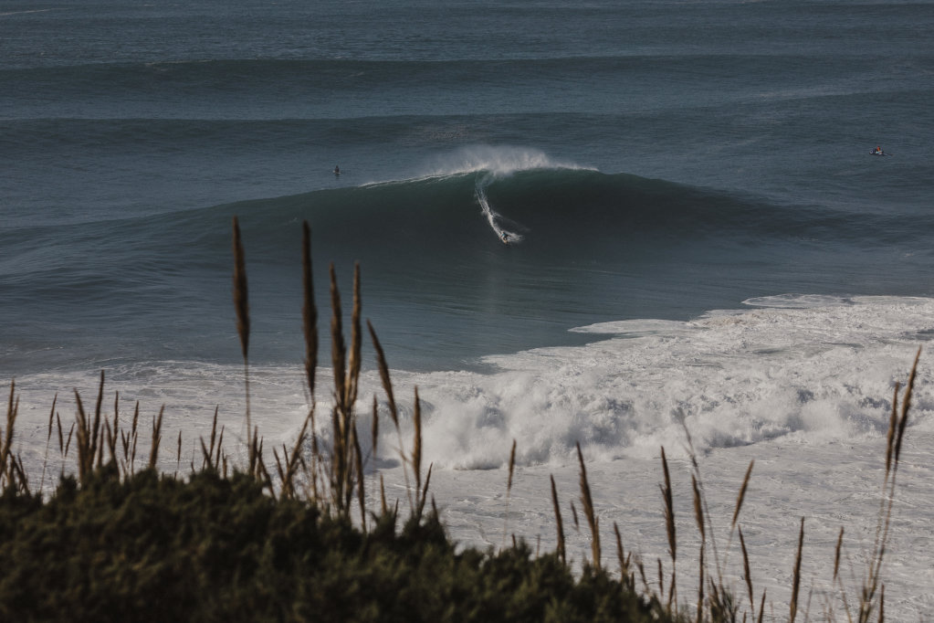 Mechanics of Surfing Nazare, Portugal: Why Nazare Waves Are So Big ...