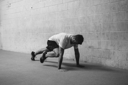 Surfer Abs Workout: Best Core Exercises & Workouts for Surfing - Surfline