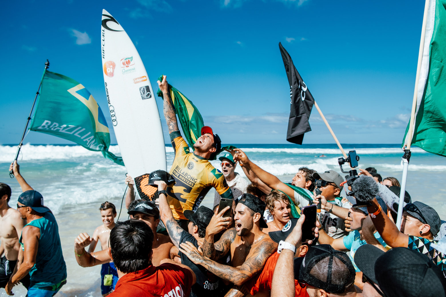 Gabriel Medina Wins World Title and Pipe Masters