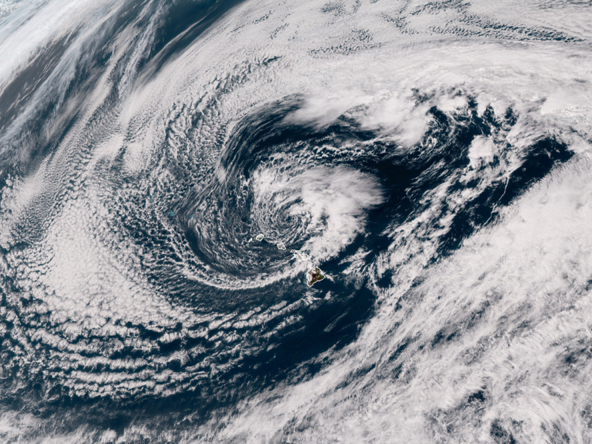 Wild, Windy (and Historically Big) Weekend in Hawaii