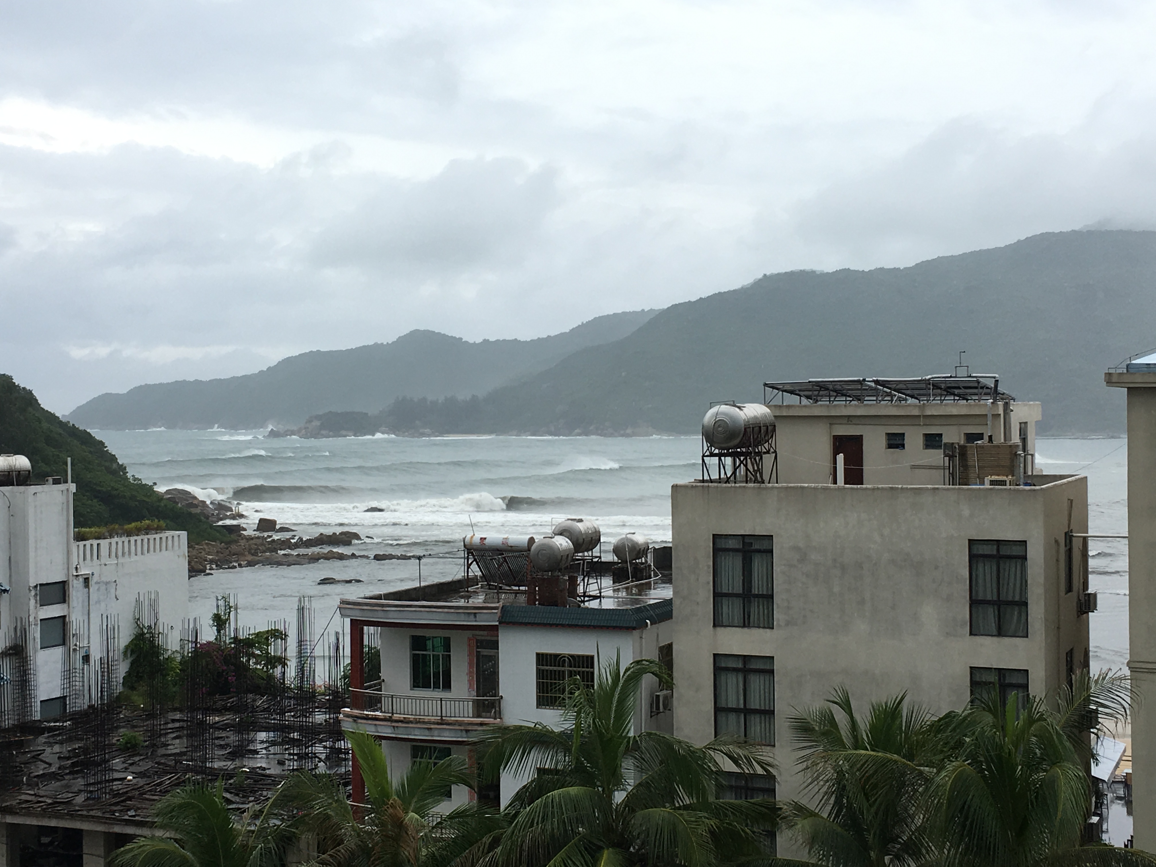 China: The People's Republic of Empty Waves?
