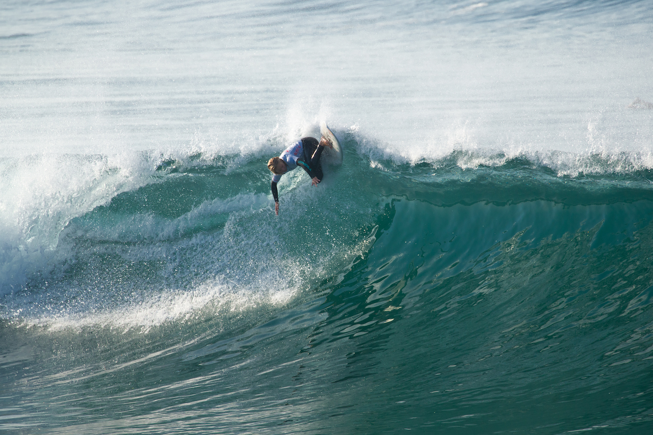 Lakey Peterson & Caitlin Simmers Win Nissan Super Girl Surf Pro