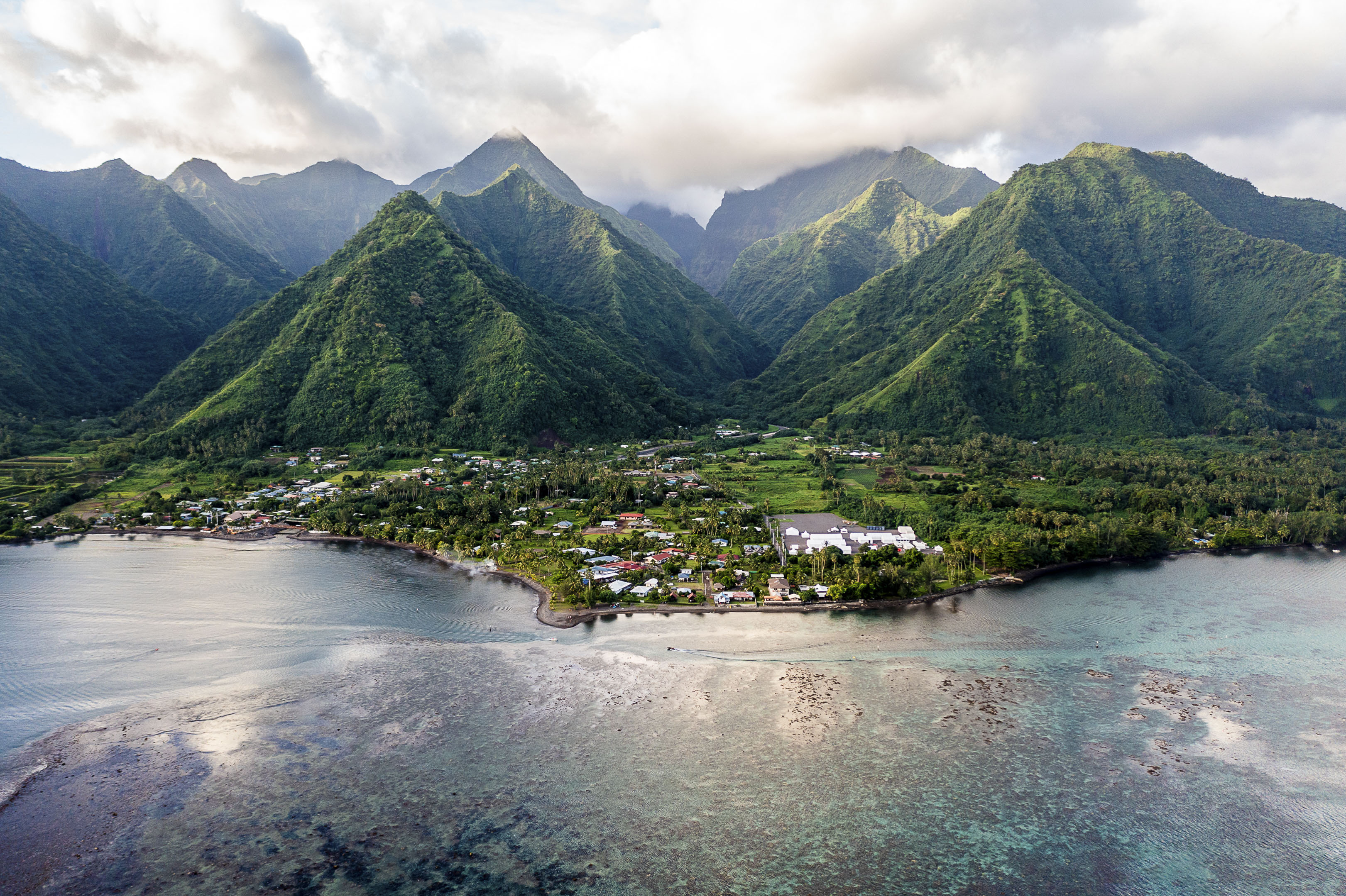 The Standard: How To Wire Teahupoo