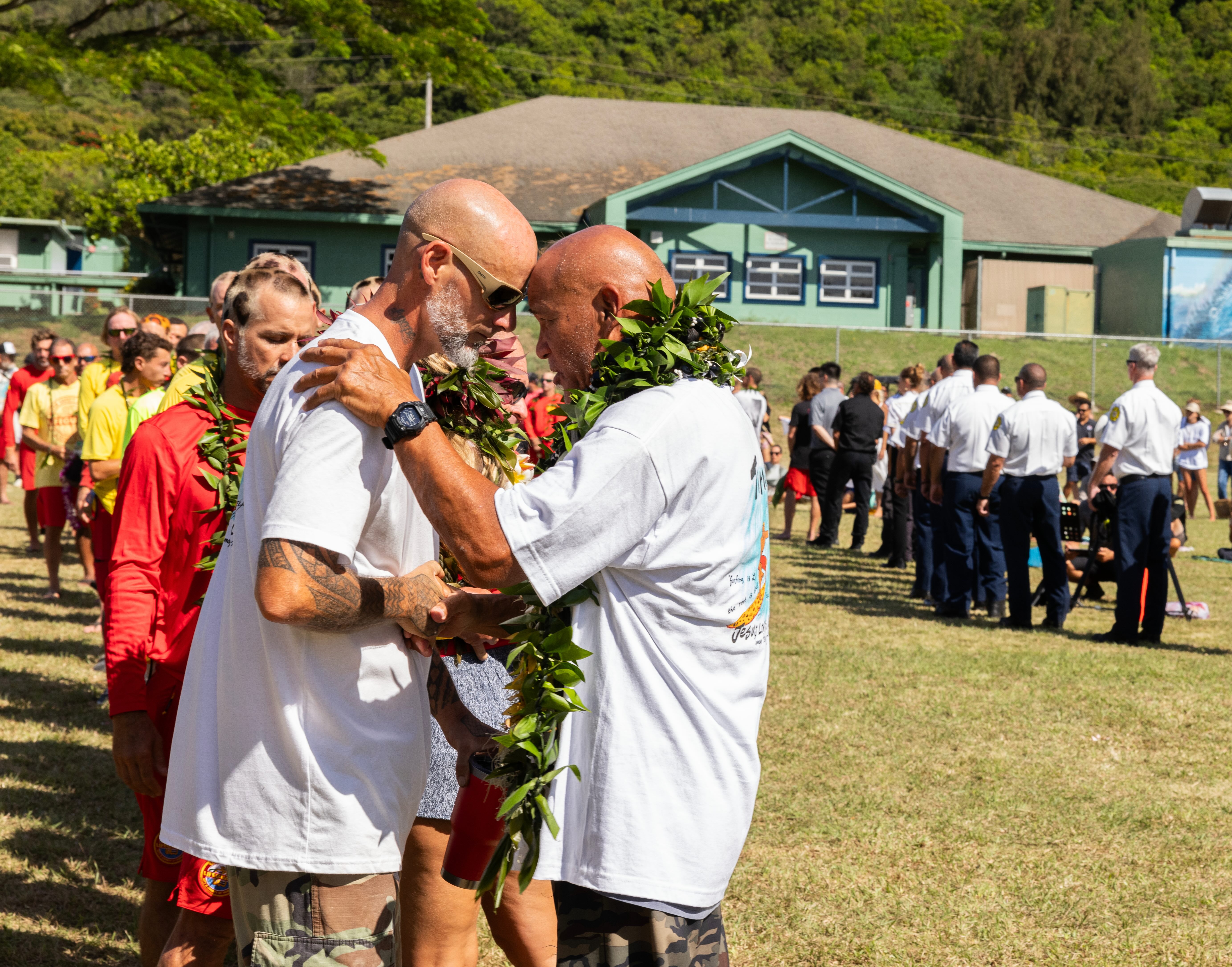 Tamayo Perry Celebrated in North Shore Paddleout