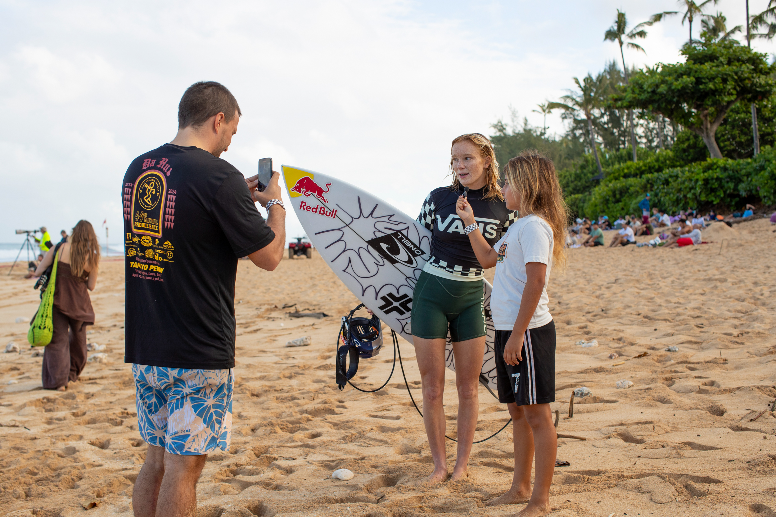 Vans Pipe Masters Finals: Everyone Stops To Watch